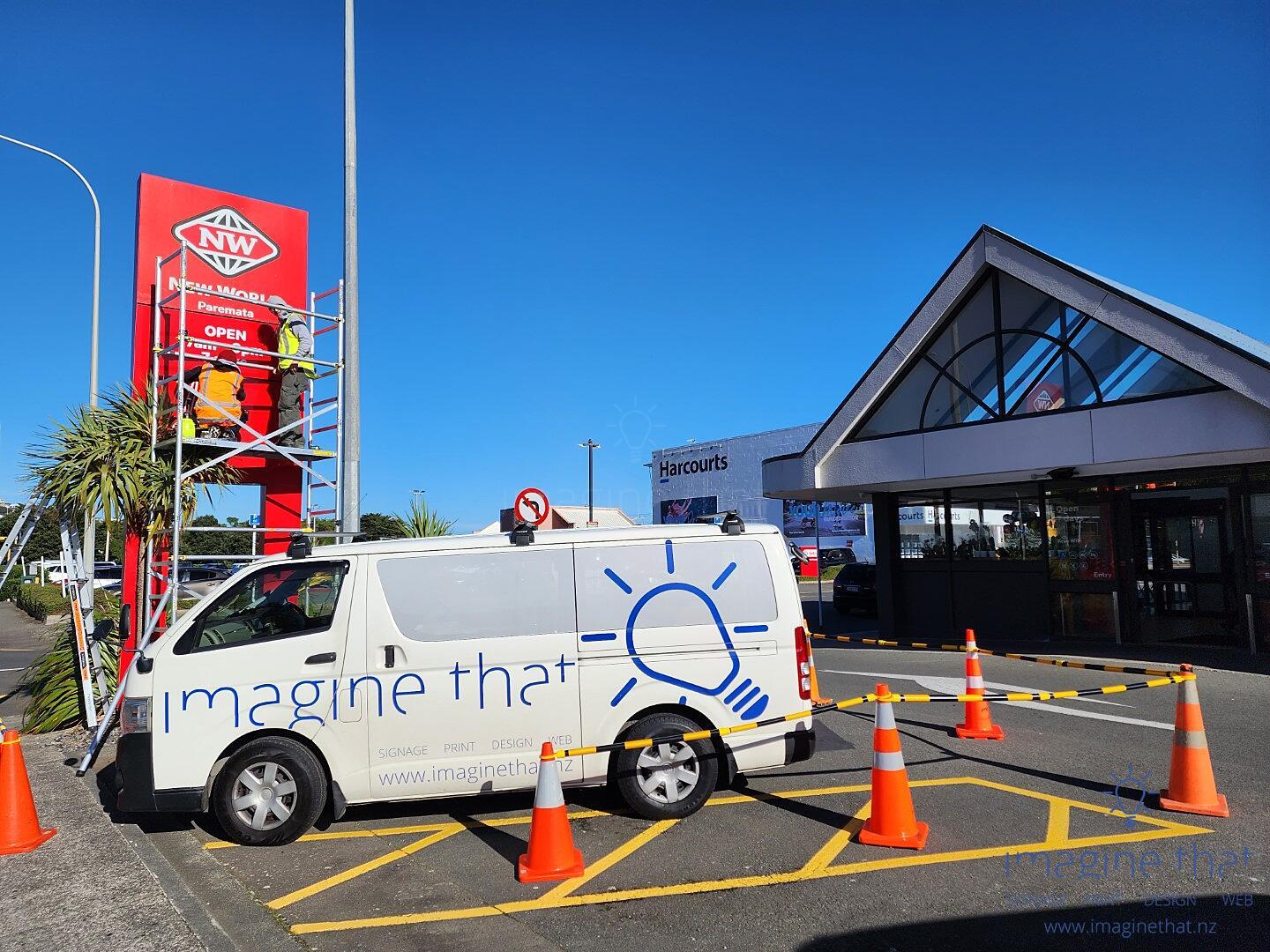 Outdoor Signage | New World | New Zealand